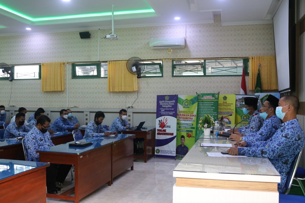 Gelar Pembinaan Guru dan Pegawai, Kepala MAN 1 Kulon Progo Tekankan ... Gelar Pembinaan Guru dan Pegawai, Kepala MAN 1 Kulon Progo Tekankan ...